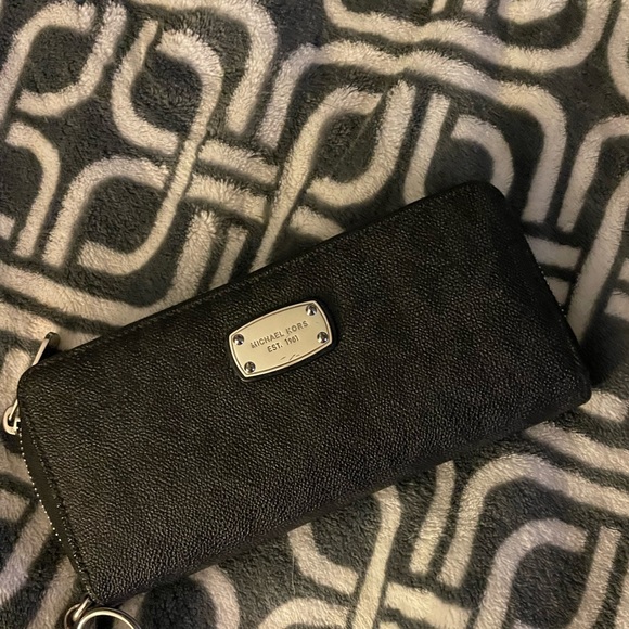 MICHAEL Michael Kors | Bags | Kk Wallet | Poshmark